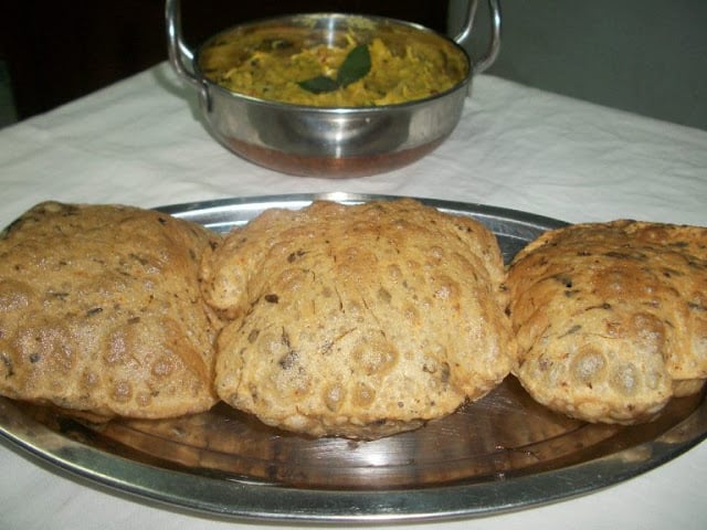 Methi Poori Recipe | Methi Puri Recipe