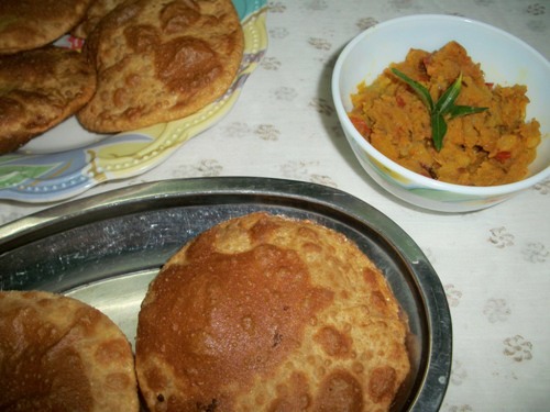 Stuffed Poori / Poori Stuffed with Spicy Potato Masala – Lunch Box ...