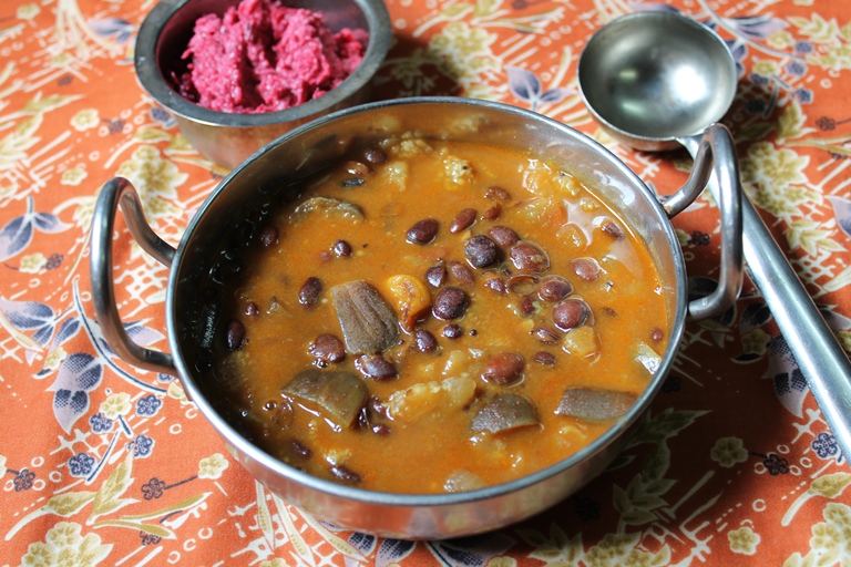 Mochai Kuzhambu recipe | How to Make Kathirikkai Mochai Kuzhambu