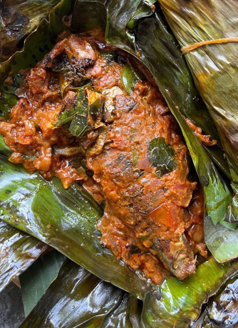 Meen Pollichathu | Karimeen Pollichathu Recipe