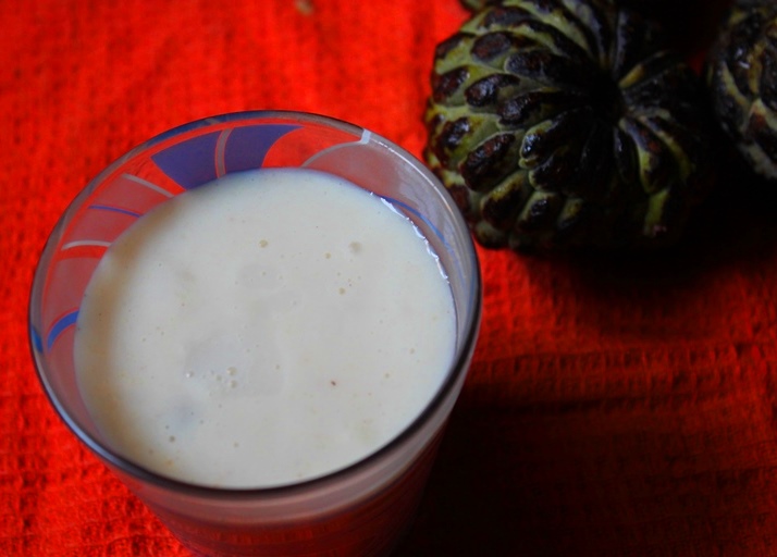 Custard Apple Milkshake Recipe | Sitaphal Milkshake Recipe