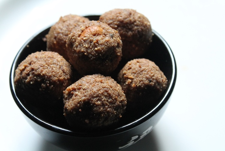 Atta Ladoo Recipe | Wheat Ladoo Recipe | Atta Laddu