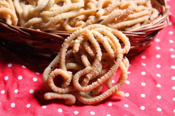 Pottukadalai Murukku Recipe
