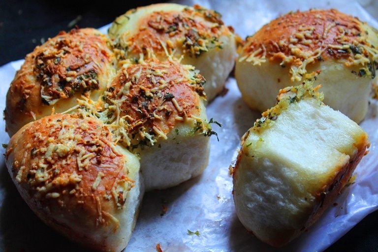Garlic & Cheese Pull Apart Buns Recipe