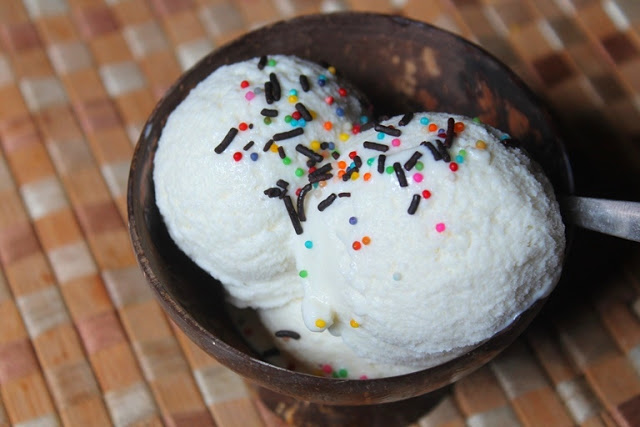 Creamiest Vanilla Icecream Recipe - Eggless Vanilla Icecream Recipe ...