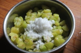 Irumban Puli Achar Recipe - Bilimbi Pickle - Pulichikai Pickle