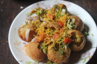 Ragda Puri Chaat Recipe - Ragda Puri Recipe - Easy Chaat Recipes