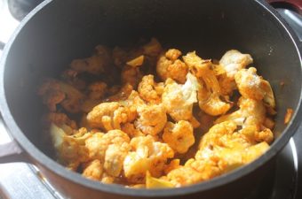 Everyday Gobi Matar Recipe - Cauliflower with Peas