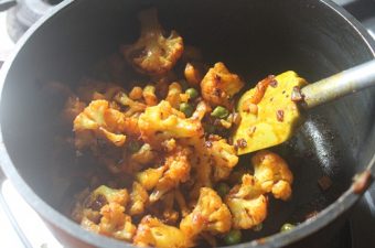Everyday Gobi Matar Recipe - Cauliflower with Peas