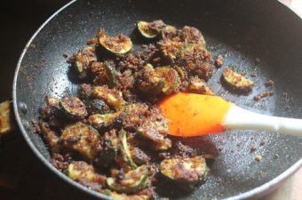 Zucchini Besan Sabzi Recipe