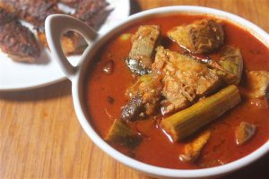 Fish Puli Kuzhambu Recipe - Meen Pulikulambu Recipe