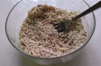 Apple Crumble Sundae Recipe - Easy Crumble Sundae Recipe