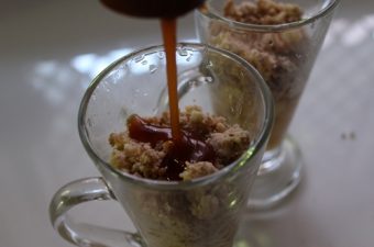 Apple Crumble Sundae Recipe - Easy Crumble Sundae Recipe