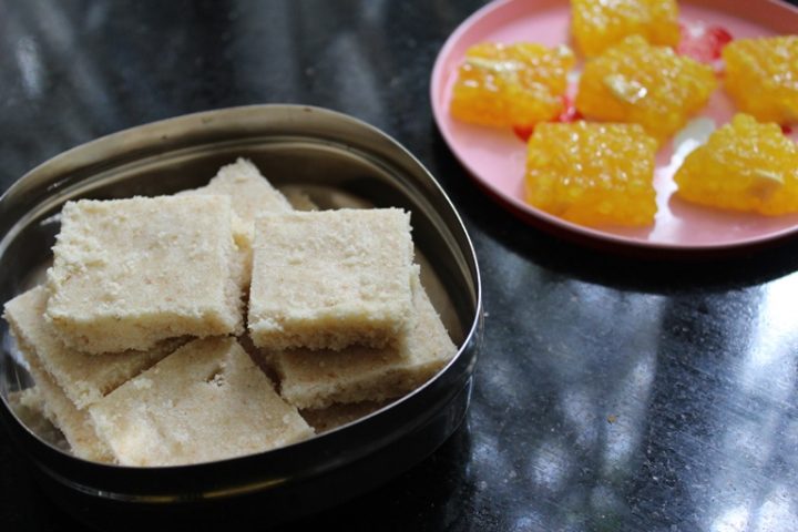 Rava Burfi Recipe - Sooji Barfi Recipe - Easy Diwali Sweets Recipes