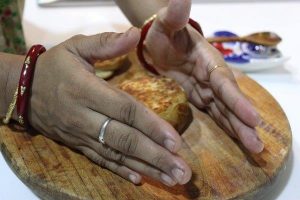 Bun Parotta Recipe | Madurai Bun Parotta Recipe