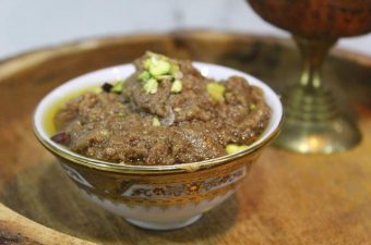 Easy Dates and Nuts Halwa Recipe - Yummy Tummy