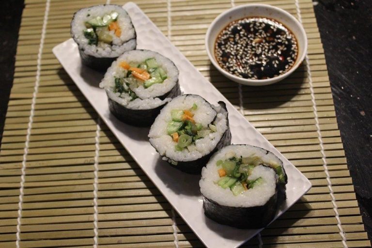 Easy Korean Vegetable Kimbap Recipe - Yummy Tummy