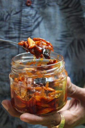 Garlic Pickle Recipe | Poondu Oorugai Recipe | Lehsun Achaar