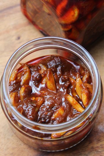 Garlic Pickle Recipe | Poondu Oorugai Recipe | Lehsun Achaar
