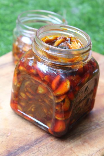 Garlic Pickle Recipe | Poondu Oorugai Recipe | Lehsun Achaar