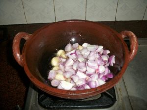 Ulli Theeyal Recipe | Kerala Ulli Curry Recipe