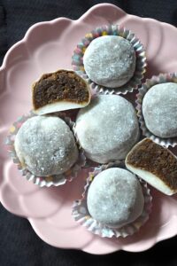 Sweet Bean Mochi Recipe (Mochi with Sweet Bean Filling)