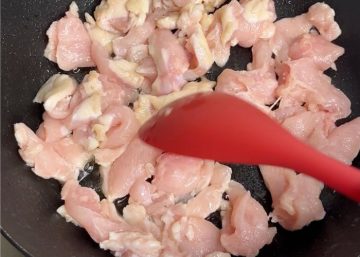 Chicken Egg Scramble Recipe | Scrambled Eggs with Chicken