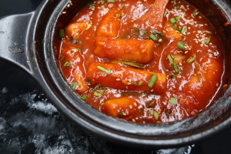 Tteokbokki Recipe (Spicy Korean Rice Cakes)