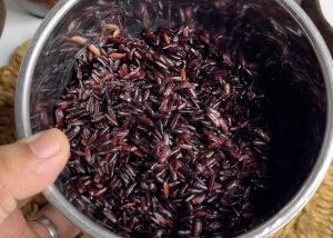 Karuppu Kavuni Rice Porridge (Black Rice Porridge)