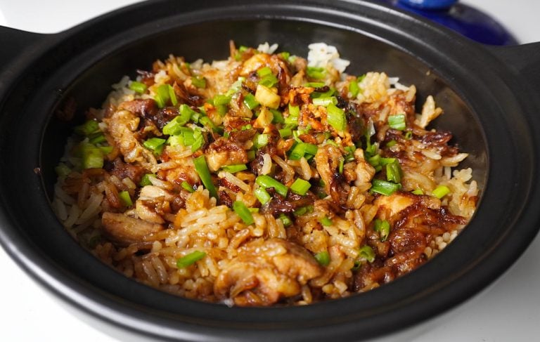 Clay Pot Chicken Rice Recipe (Claypot Rice)